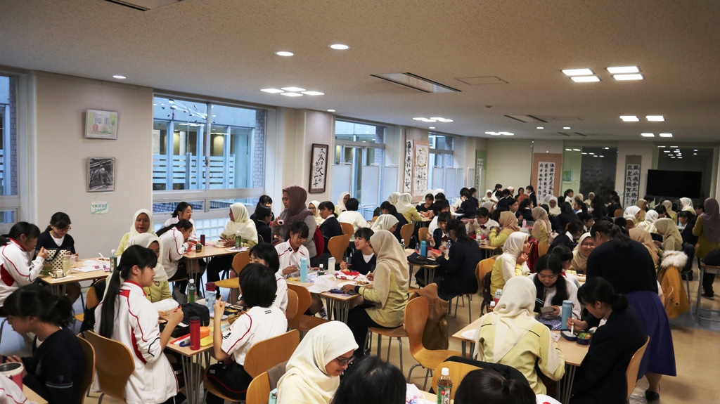 Seri Puteri School Malaysia Students’ Visit | 麴町学園女子でなりたい自分を見つけ、実現する